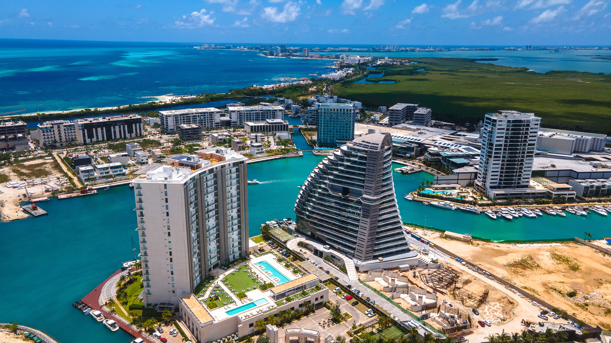 Residencias de Lujo en Cancún con Vista al Mar | Shark Tower Cancún